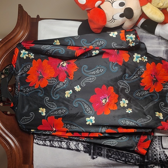 ivy _& Annabelle | Intimates & Sleepwear | Black Red Sleep Top | Poshmark